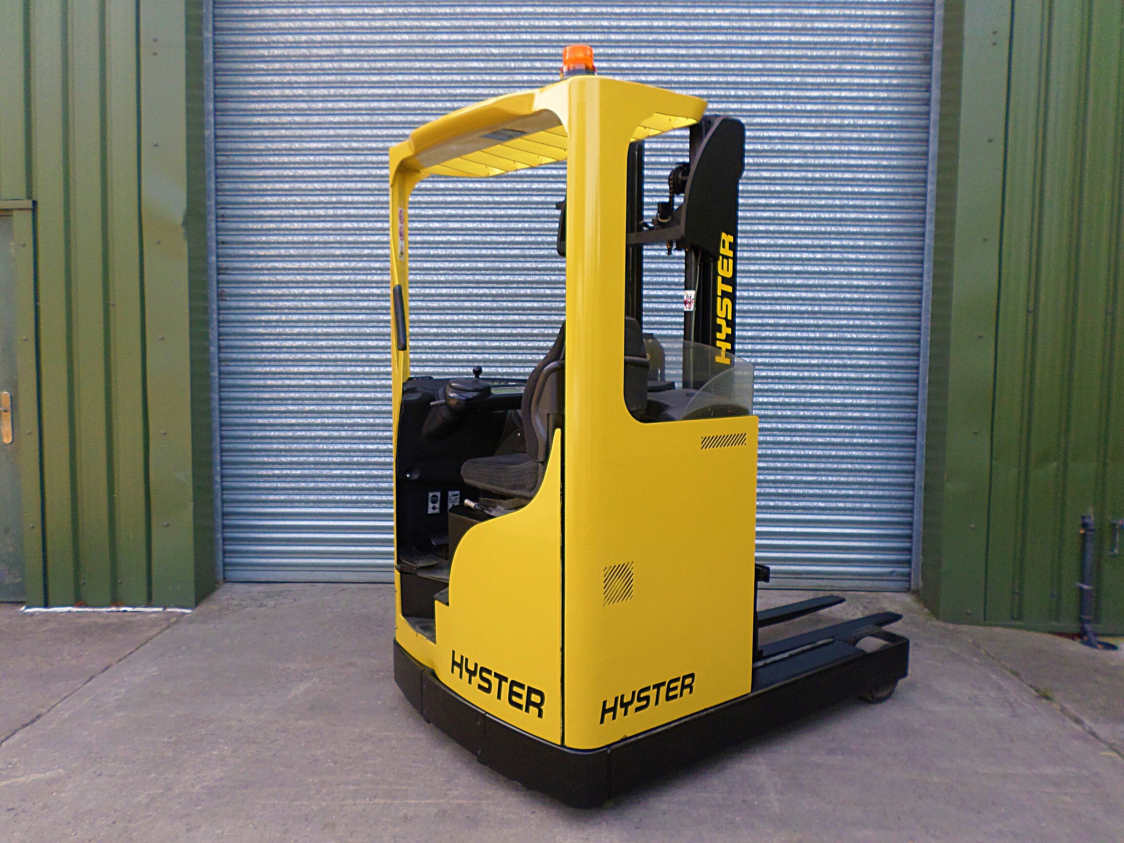 HYSTER REACH TRUCK MATRIX R14 ONLY 3301 HOURS - Used Forklift Truck ...