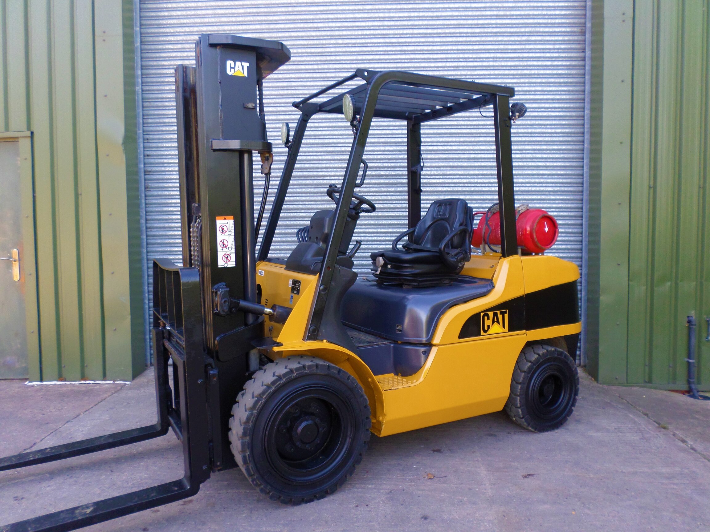 CAT GAS YEAR 2013 3500KG CAPACITY CONTAINER SPEC WITH SIDE SHIFT AND ...