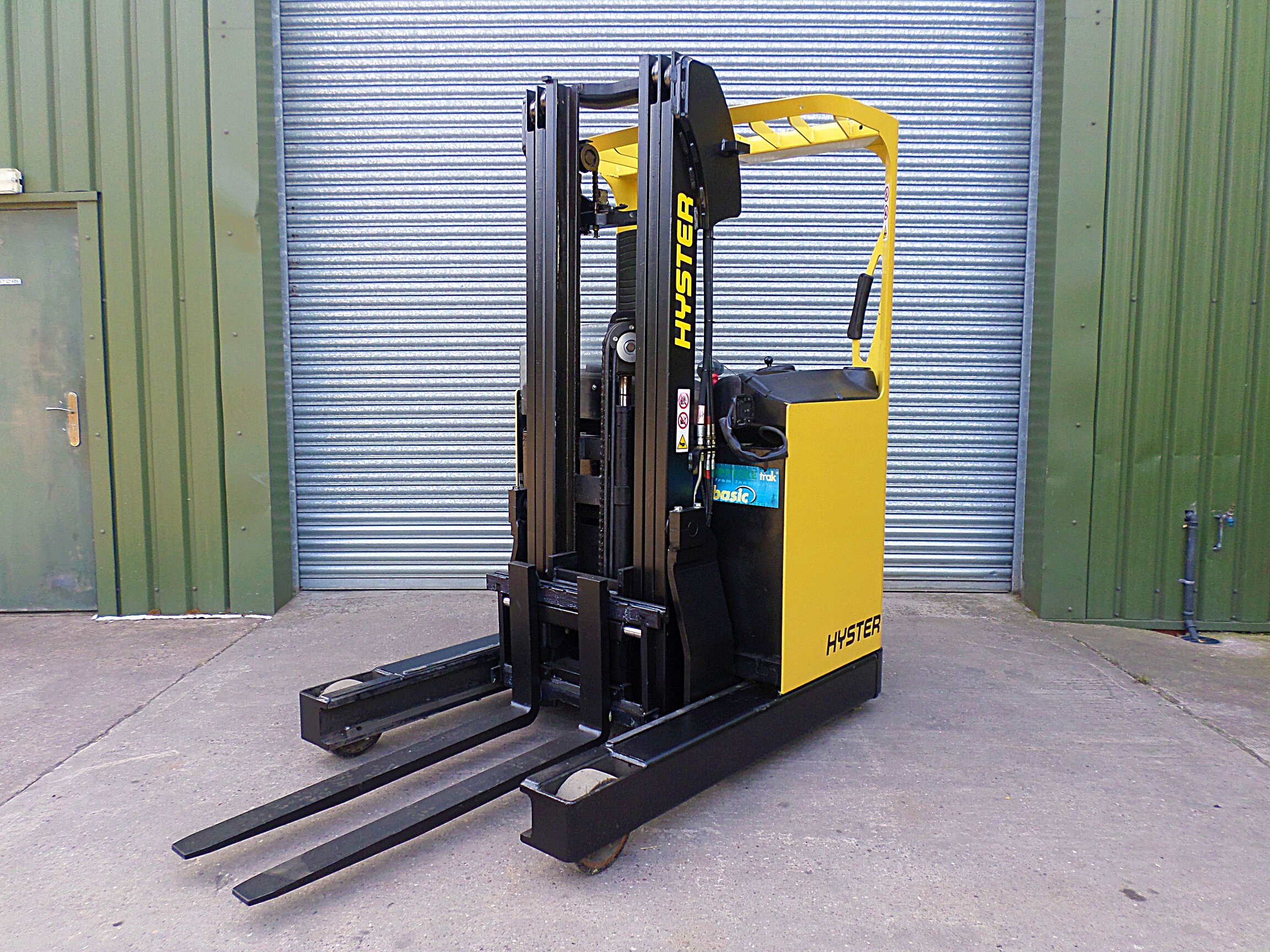 HYSTER REACH TRUCK MATRIX R14 ONLY 3301 HOURS - Used Forklift Truck ...