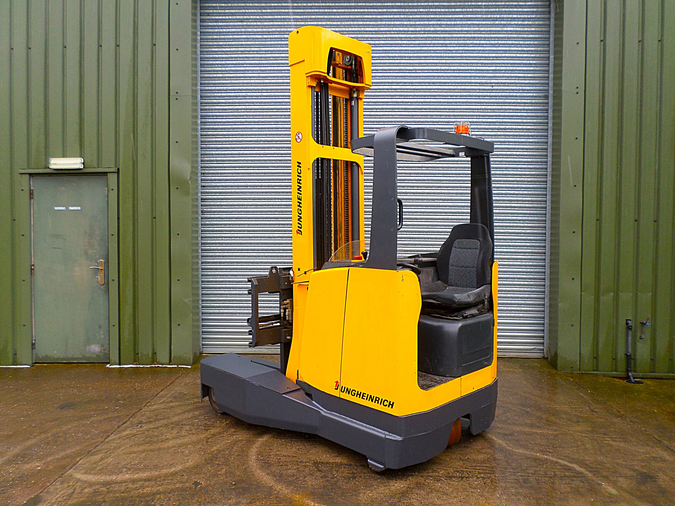 JUNGHEINRICH MULTI DIRECTIONAL REACH TRUCK WITH FORK SPREADER - Used ...